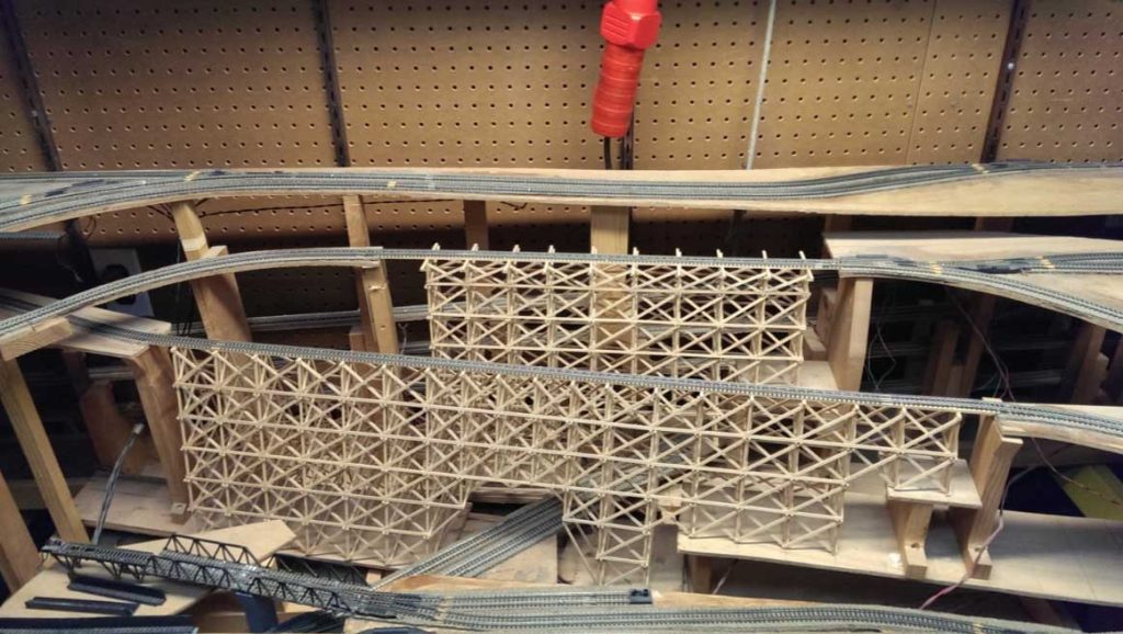Building a railroad helix - Richard's - Model railroad layouts ...
