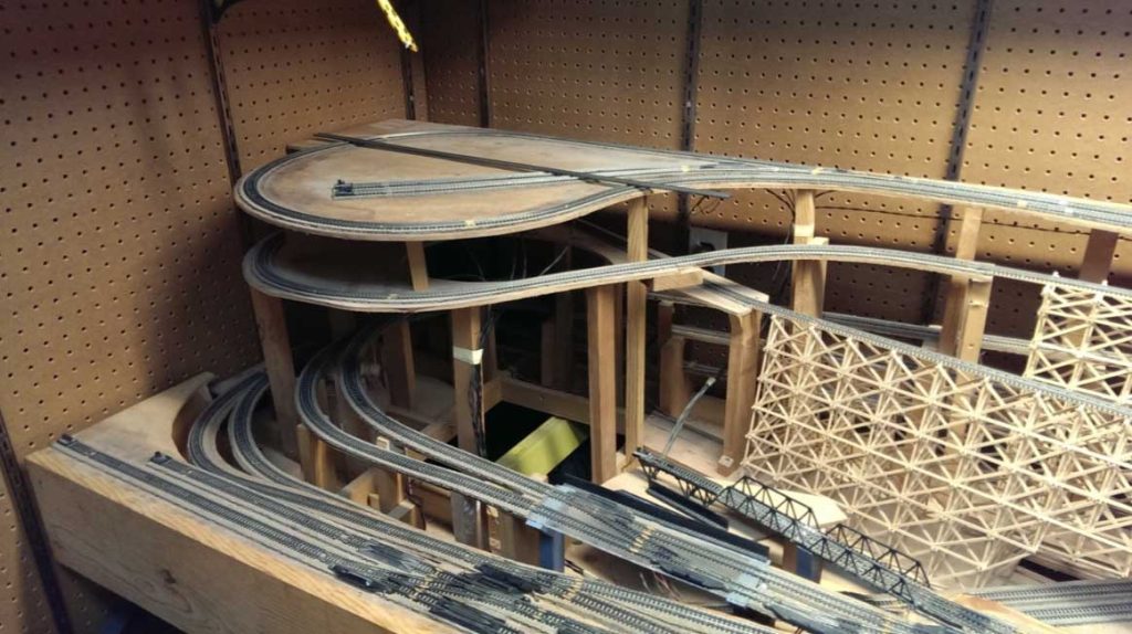 Building a railroad helix - Richard's - Model railroad layouts ...