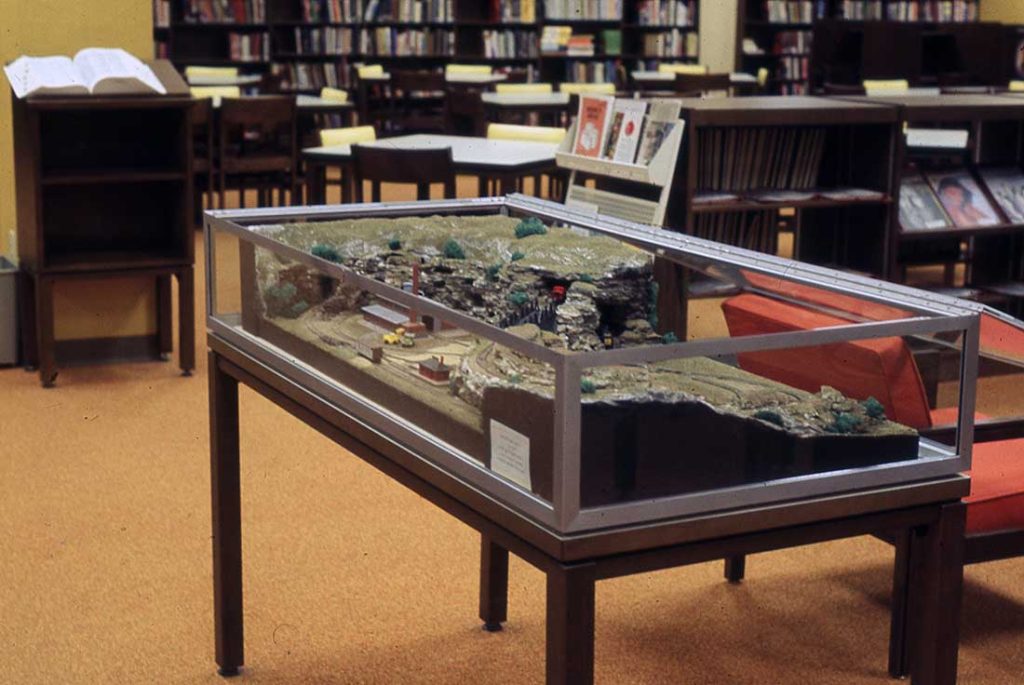 Railroad ceiling tile scenery - Model railroad layouts plansModel ...