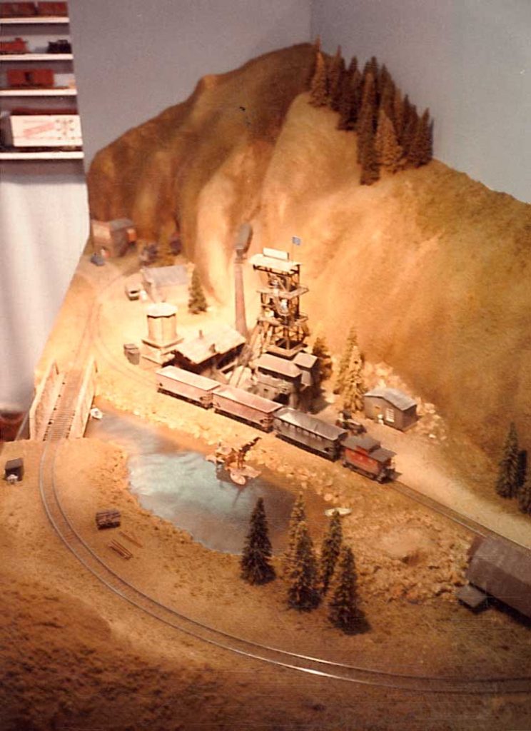 Display layout HO scale - Model railroad layouts plansModel railroad ...