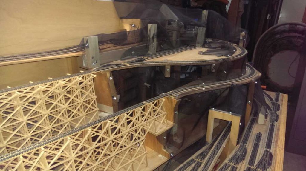 Building a railroad helix - Richard's - Model railroad layouts ...