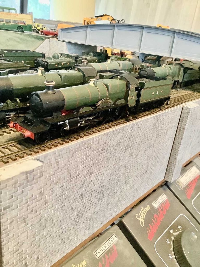 OO scale track bed - Model railroad layouts plansModel railroad layouts ...
