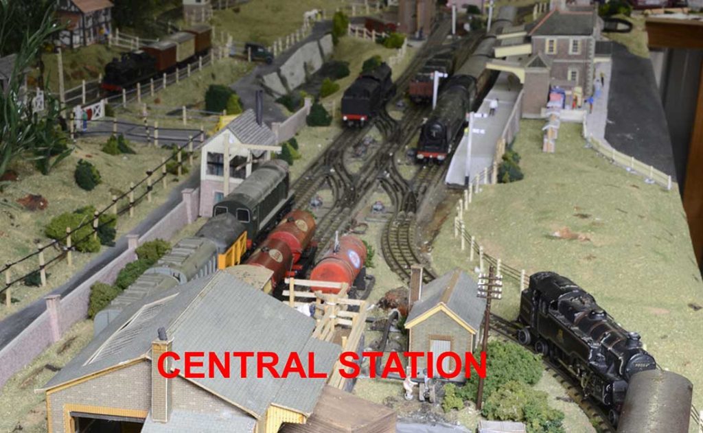 Hornby Dublo 3 Rail Layout - Model railroad layouts plansModel railroad ...