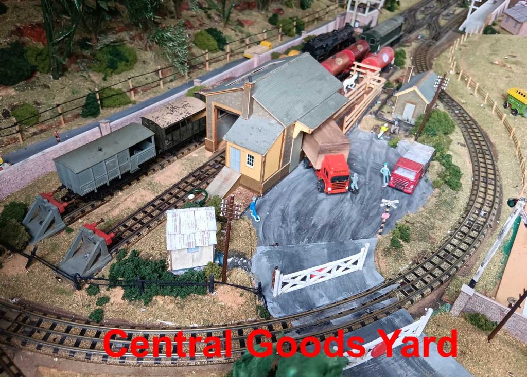 Hornby Dublo 3 Rail Layout - Model railroad layouts plansModel railroad ...