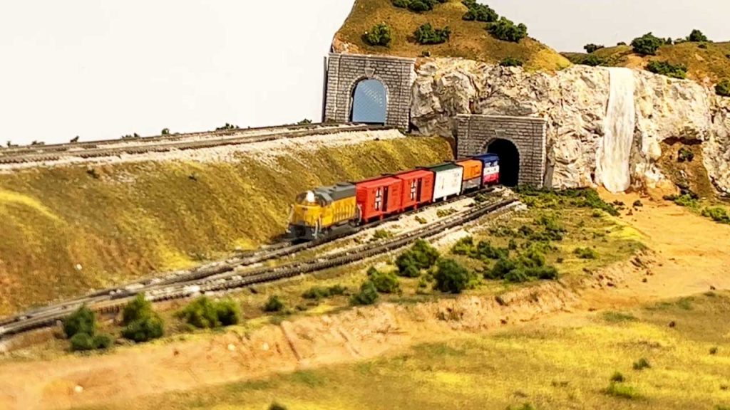 Model train lighting - Model railroad layouts plansModel railroad ...