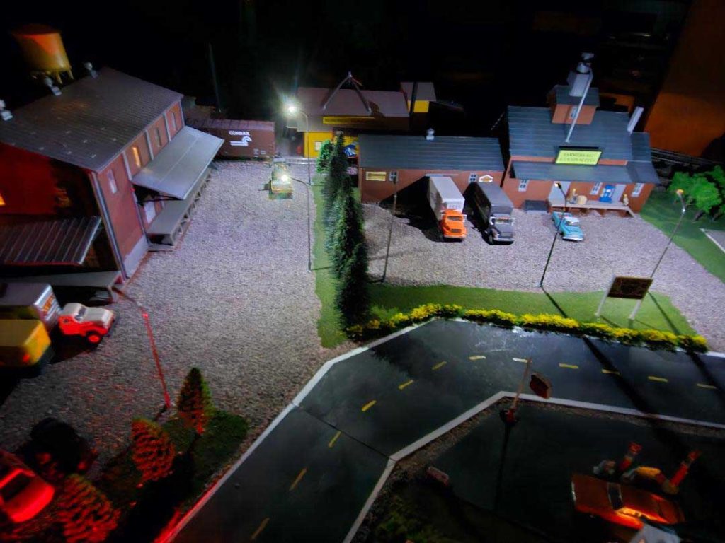 4x8 HO scale train layout - Model railroad layouts plansModel railroad ...