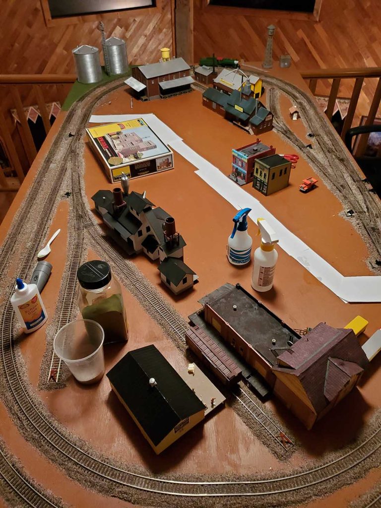 4x8 HO scale train layout - Model railroad layouts plansModel railroad ...