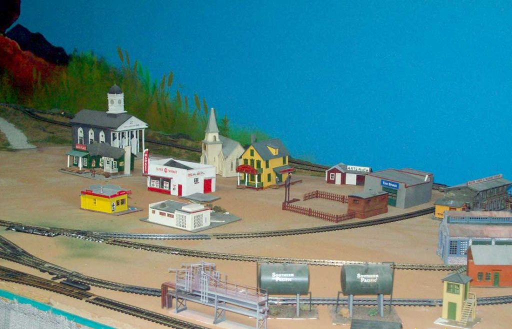 Model railroad loop - Model railroad layouts plansModel railroad ...