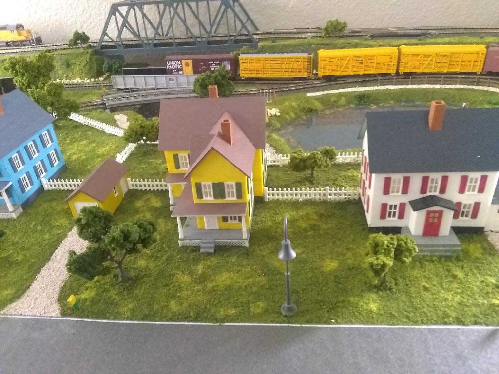 HO scale camping scene - Ray's - Model railroad layouts plansModel ...