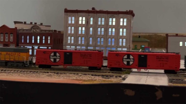 Model railroad LED layout lighting - Model railroad layouts plansModel ...
