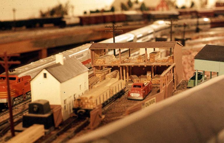 American Flyer trains 1950 - Model railroad layouts plansModel railroad ...