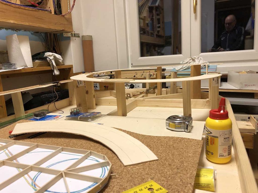 Old West themed model trains - Model railroad layouts plansModel ...