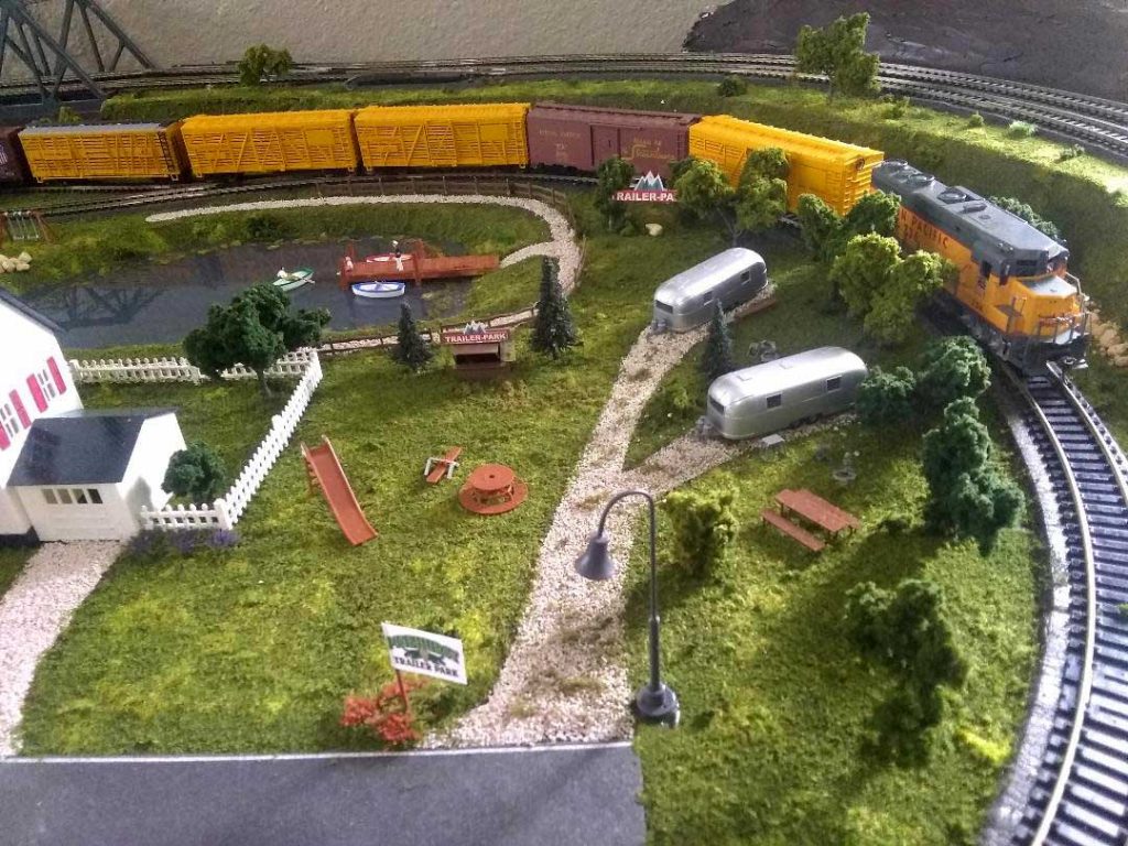 HO scale camping scene - Ray's - Model railroad layouts plansModel ...