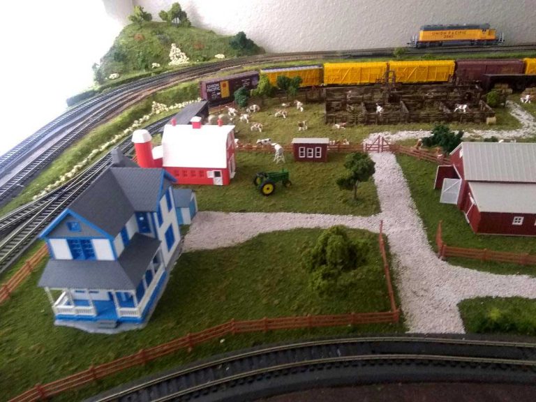 HO scale camping scene - Ray's - Model railroad layouts plansModel ...