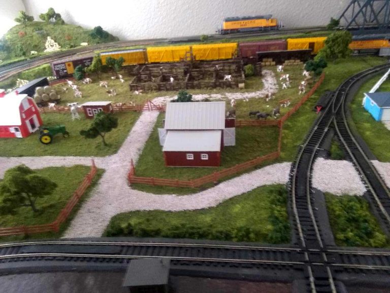 HO scale camping scene - Ray's - Model railroad layouts plansModel ...