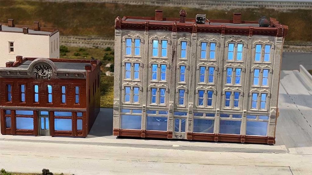 Model railroad LED layout lighting - Model railroad layouts plansModel ...