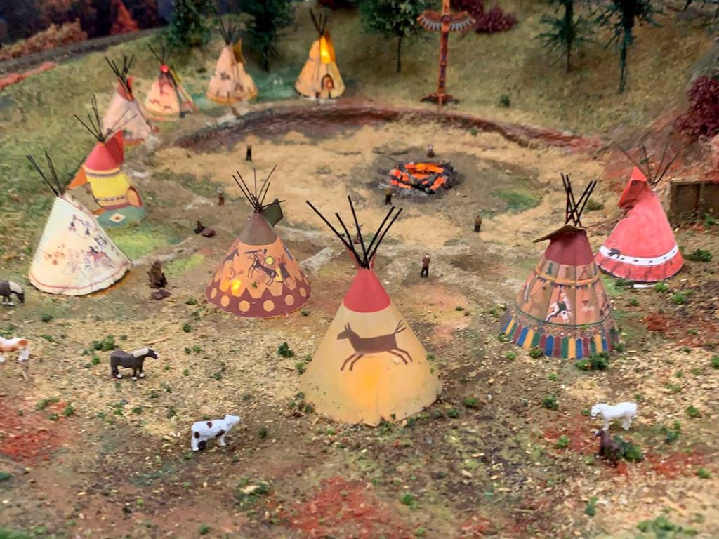 Old West themed model trains - Model railroad layouts plansModel ...