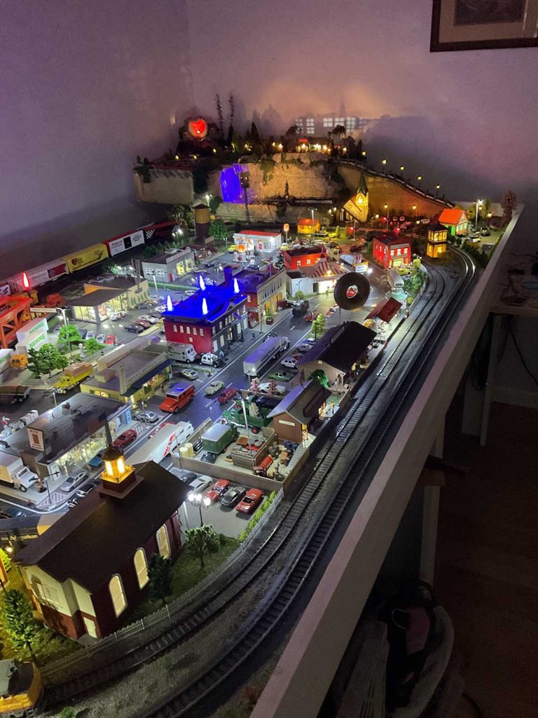 HO train industries - Model railroad layouts plansModel railroad ...