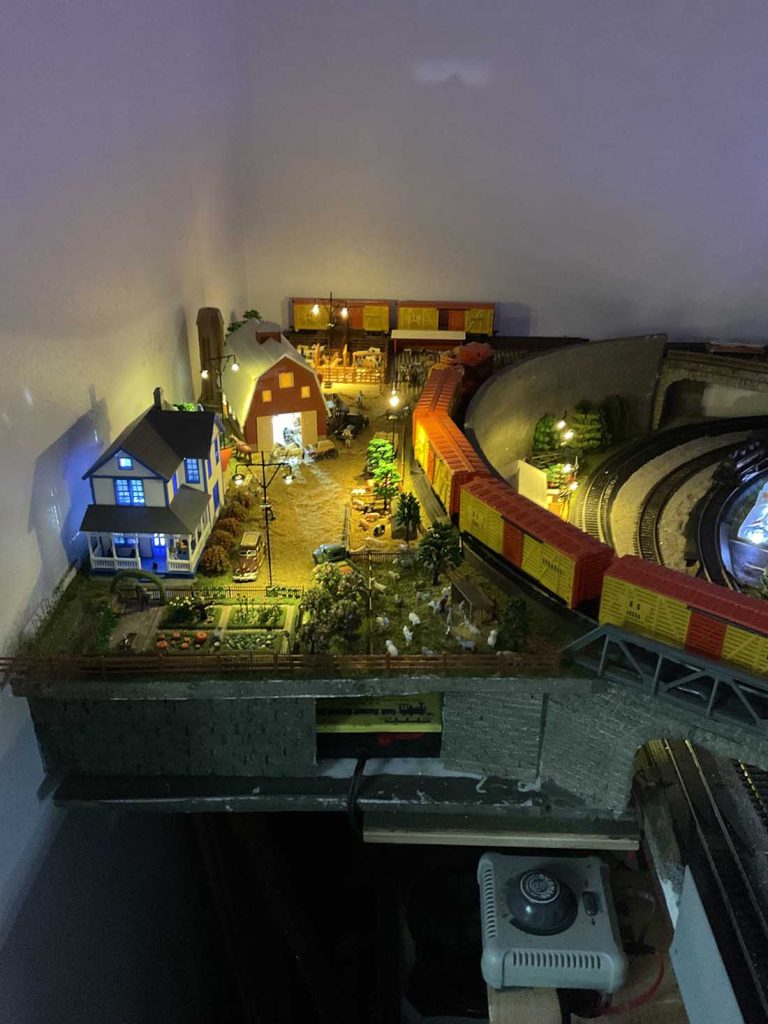 HO train industries - Model railroad layouts plansModel railroad ...