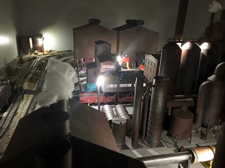 HO train industries - Model railroad layouts plansModel railroad ...