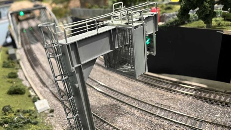 3 light model train signal - Model railroad layouts plansModel railroad ...