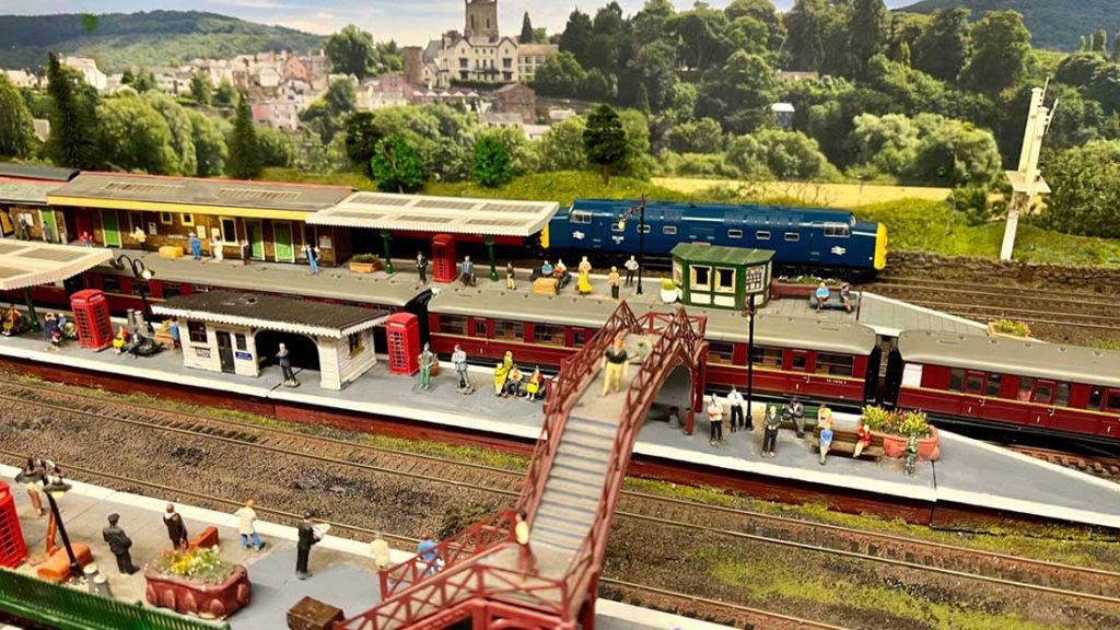 2 level model train layout - Model railroad layouts plansModel railroad ...