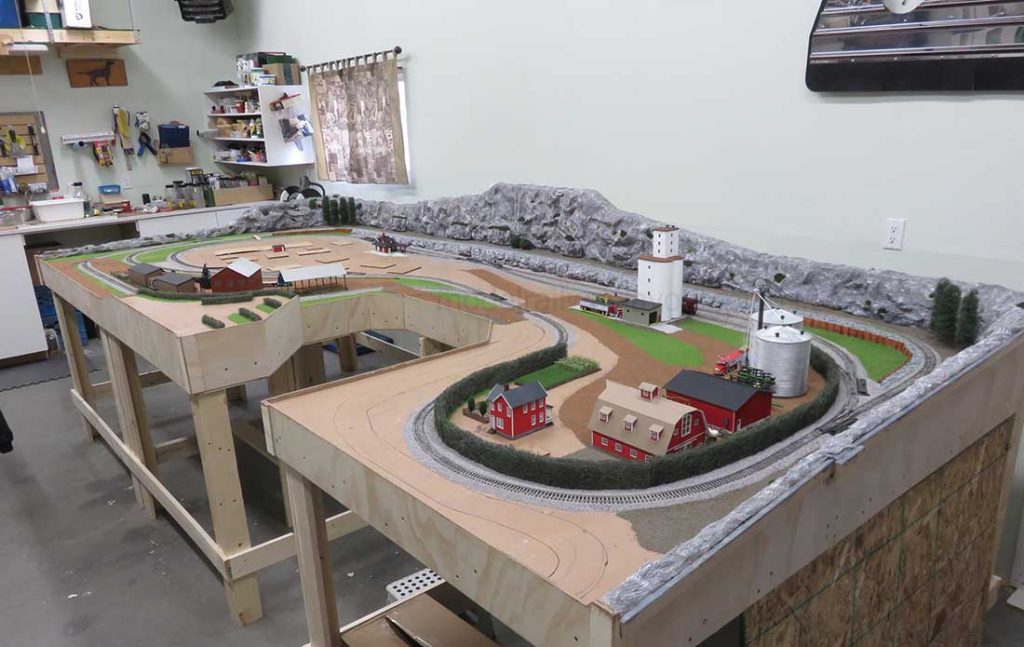 HO scale small town shops - Model railroad layouts plansModel railroad ...