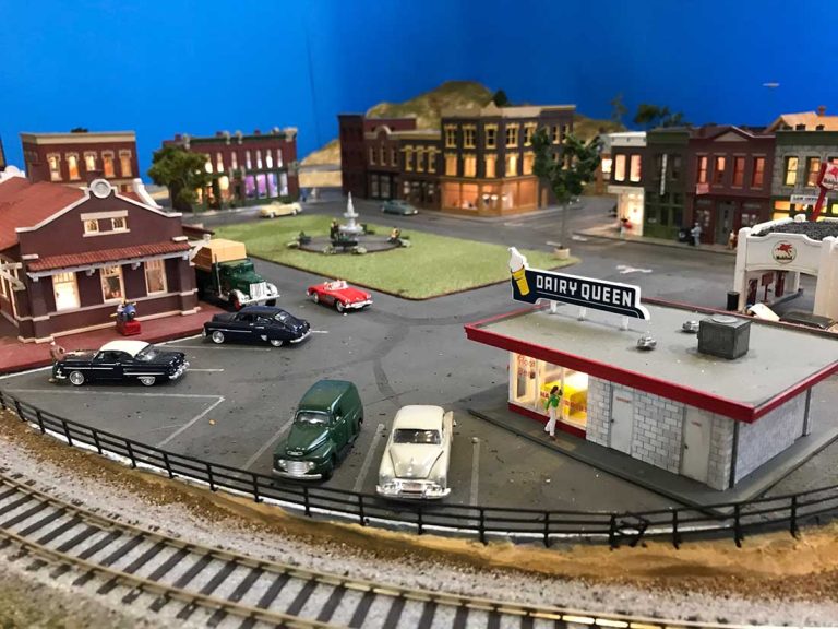 HO scale small layout - Model railroad layouts plansModel railroad ...