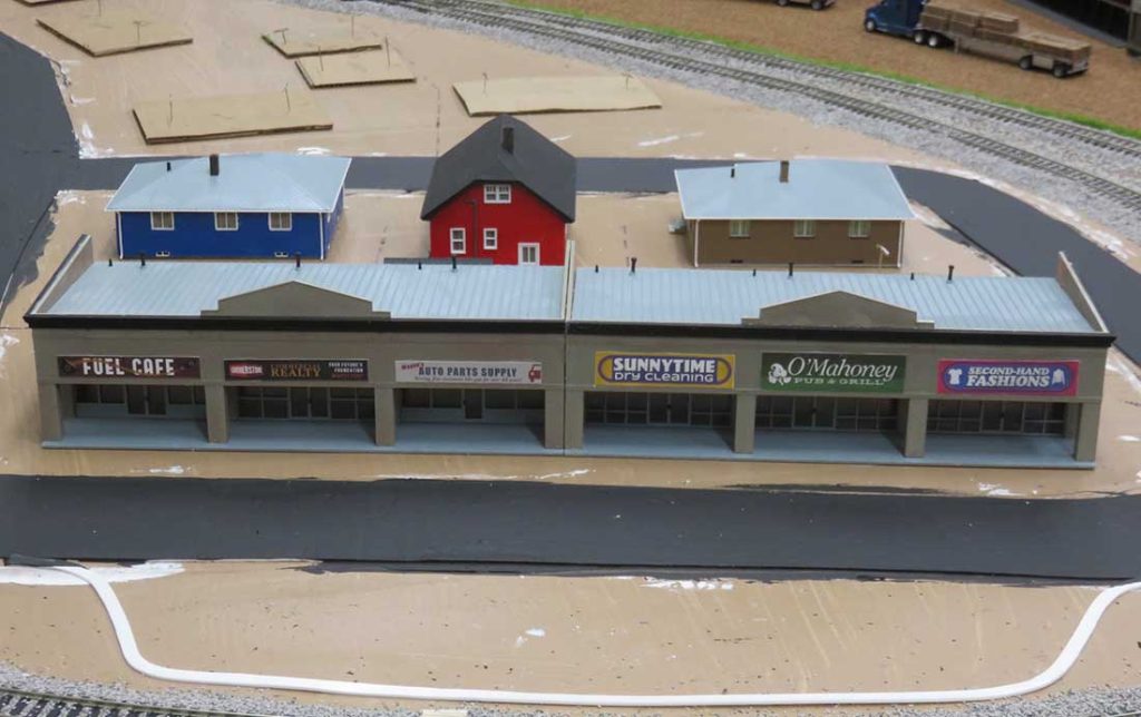 HO scale small town shops - Model railroad layouts plansModel railroad ...