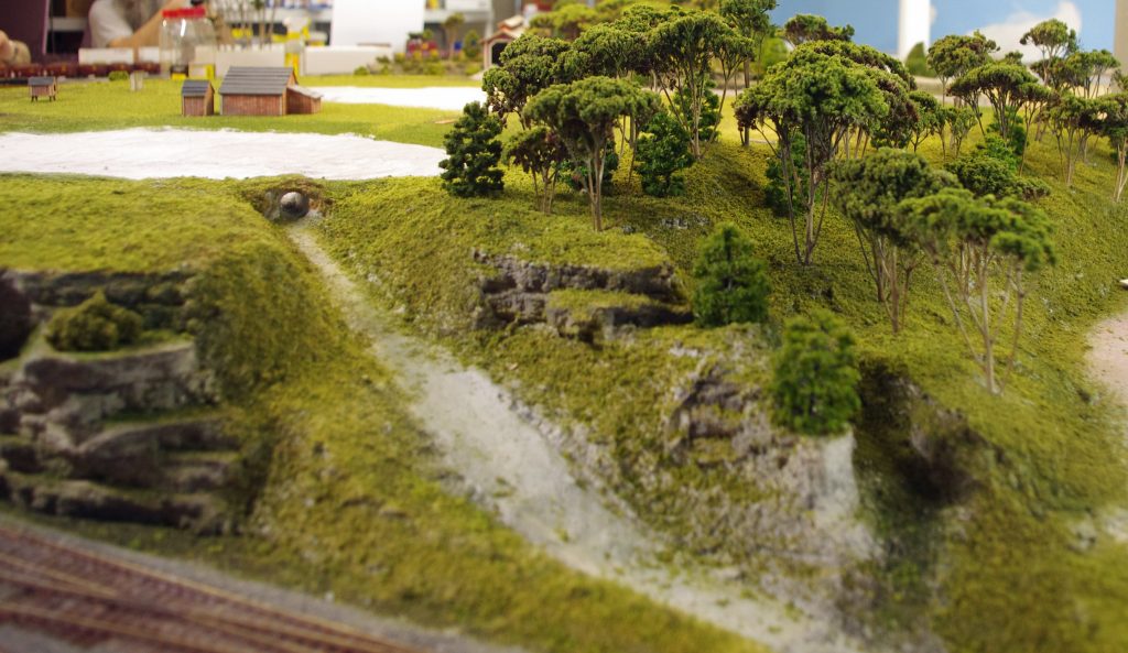 HO train layout with rivers - Model railroad layouts plansModel ...