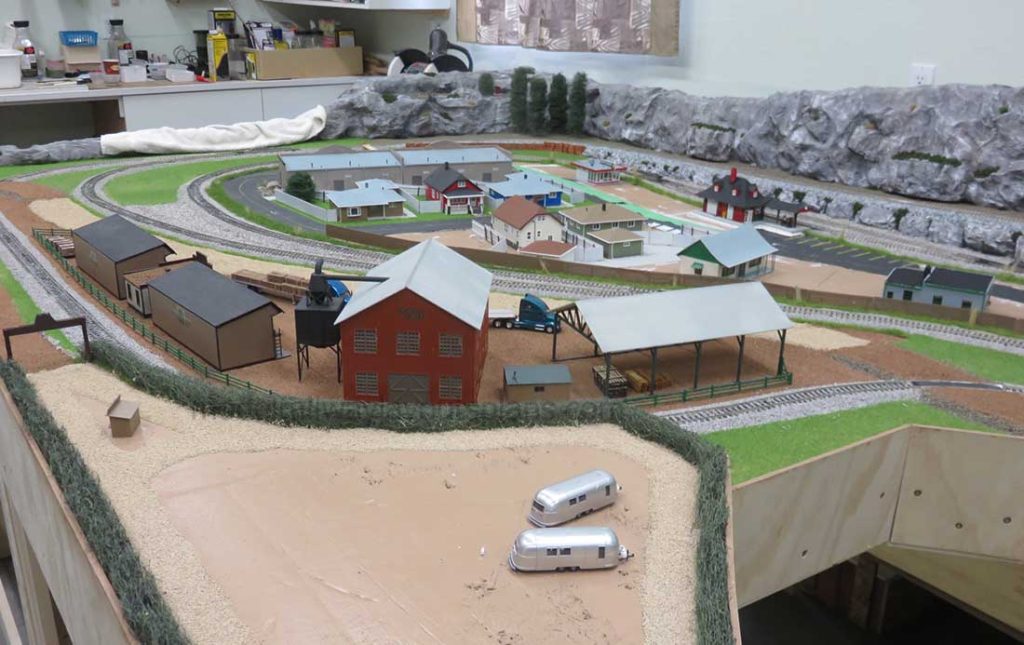 HO scale small town shops - Model railroad layouts plansModel railroad layouts plans