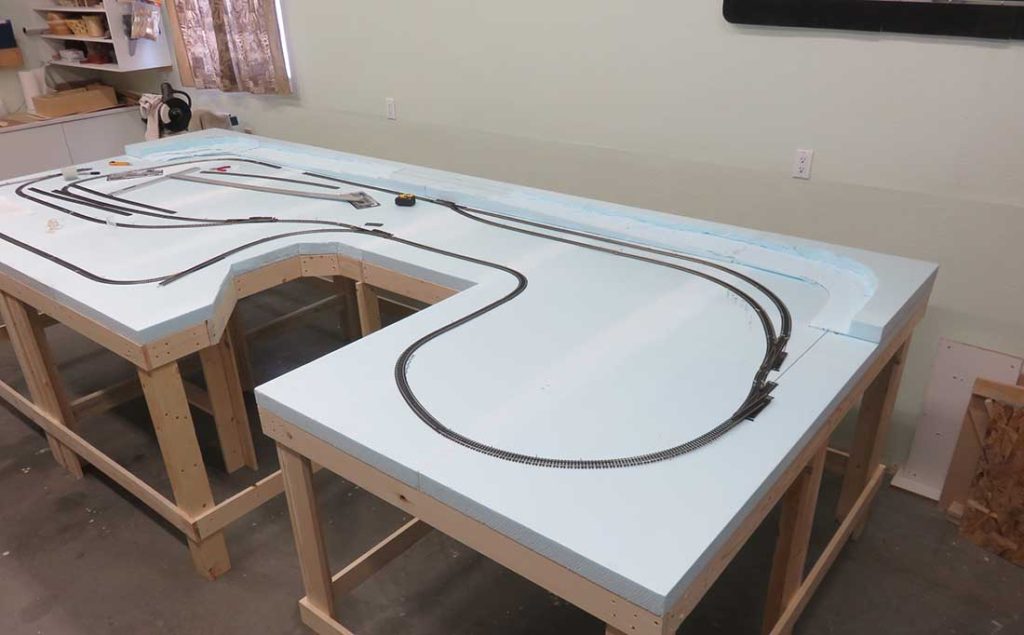 HO scale small town shops - Model railroad layouts plansModel railroad ...