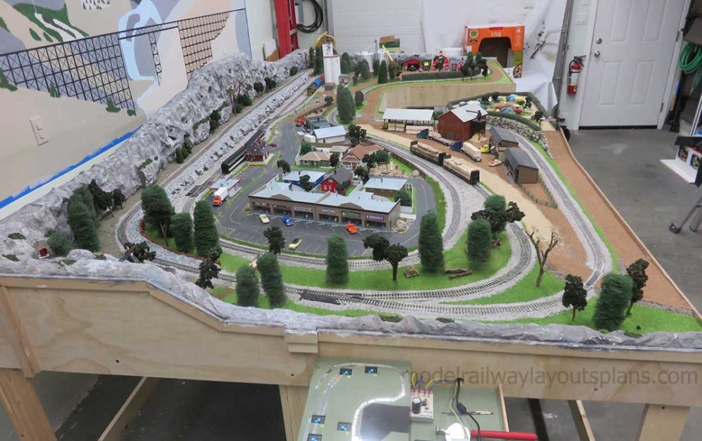 HO scale small town shops - Model railroad layouts plansModel railroad ...