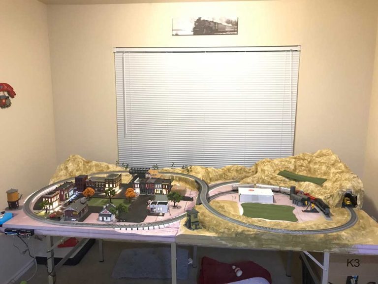 HO scale small layout - Model railroad layouts plansModel railroad ...