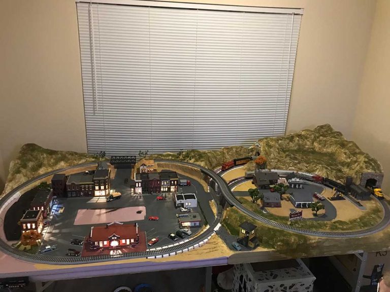 HO scale small layout - Model railroad layouts plansModel railroad ...