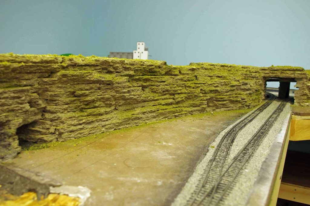 Dual level HO scale layout - Dan's - Model railroad layouts plansModel ...