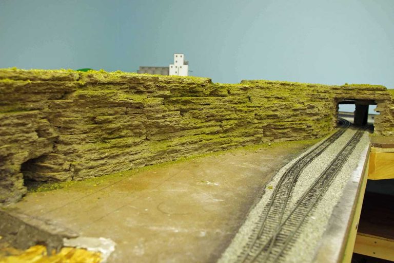 Dual level HO scale layout - Dan's - Model railroad layouts plansModel ...