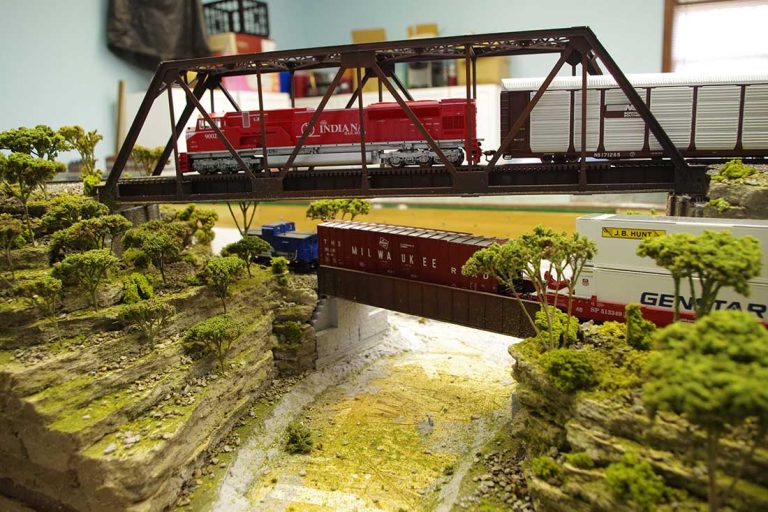 Dual level HO scale layout - Dan's - Model railroad layouts plansModel ...