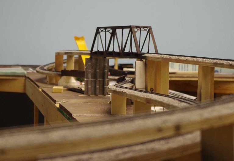 Dual level HO scale layout - Dan's - Model railroad layouts plansModel ...