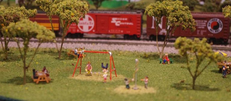 How to make model trees for a train layout - Model railroad layouts ...