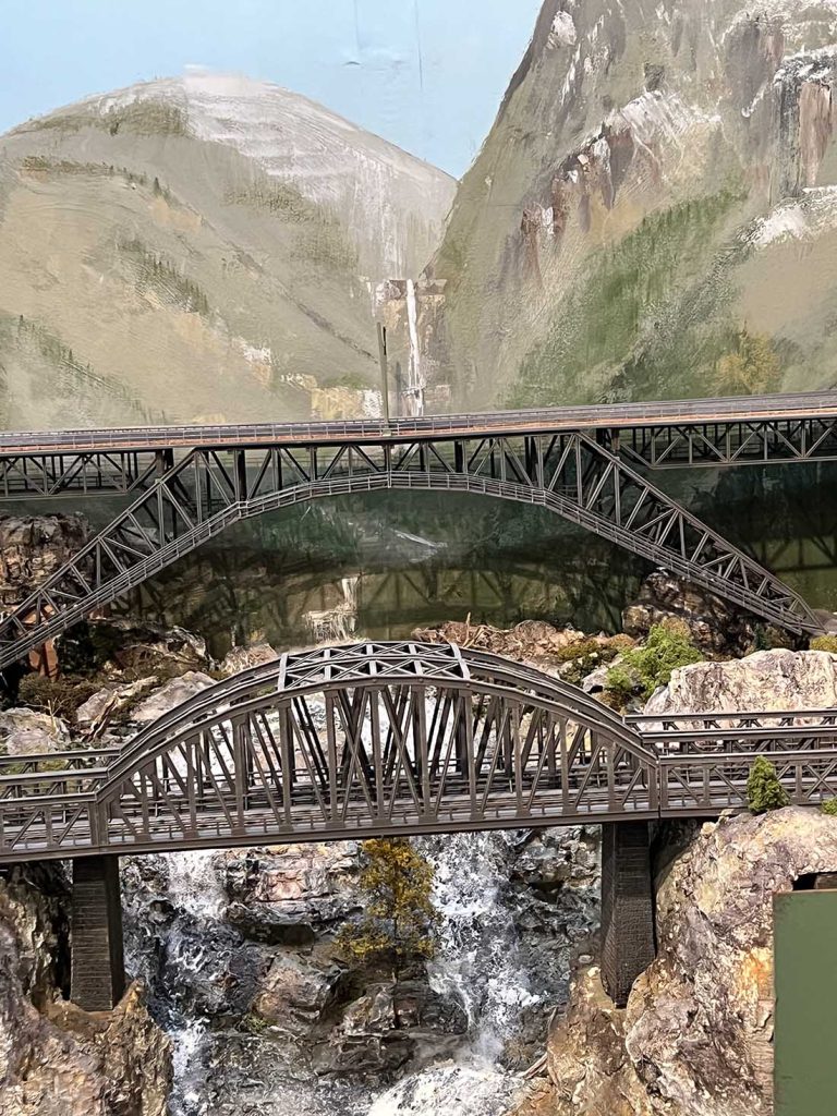 Scenic backdrops for model trains - Model railroad layouts plansModel ...