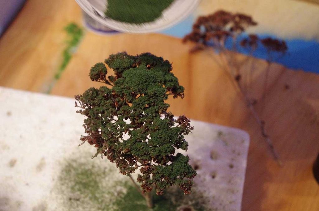 How to make model trees for a train layout - Model railroad layouts ...