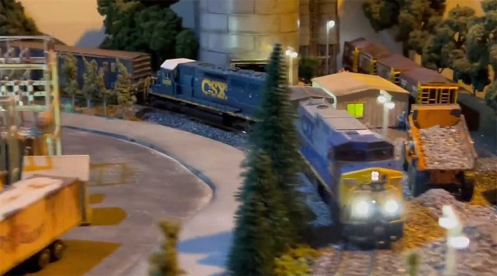 HO double oval with crossover - Model railroad layouts plansModel ...