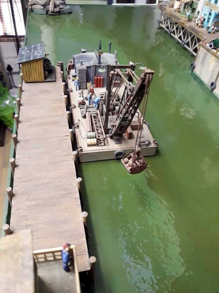 HO scale river barge - Model railroad layouts plansModel railroad ...