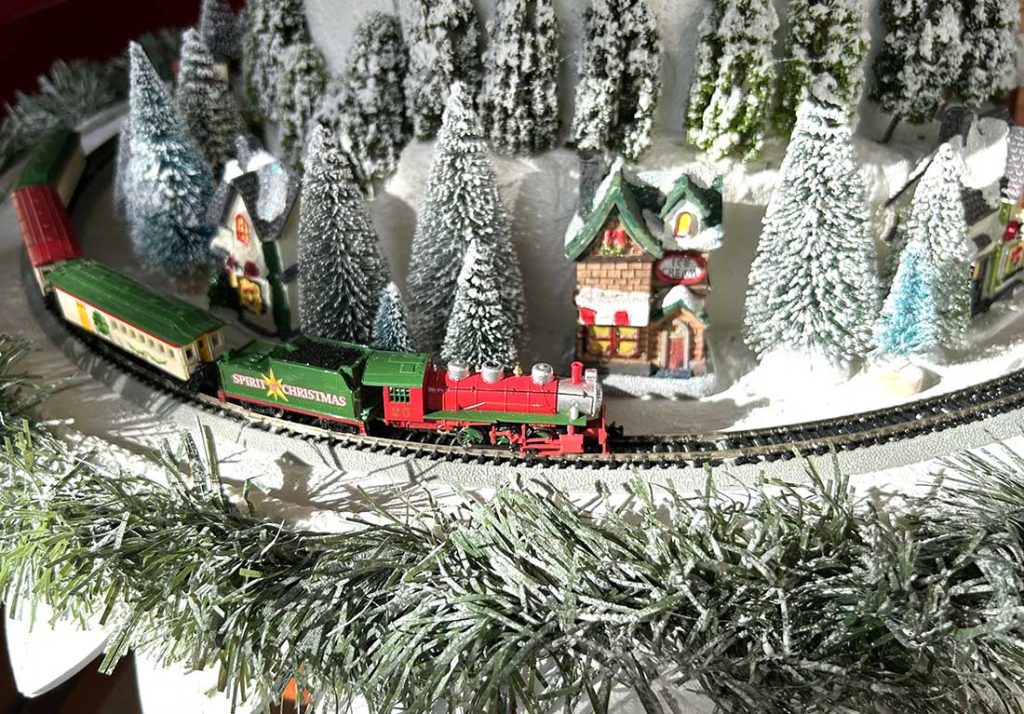 Christmas Truck - Model railroad layouts plansModel railroad layouts plans