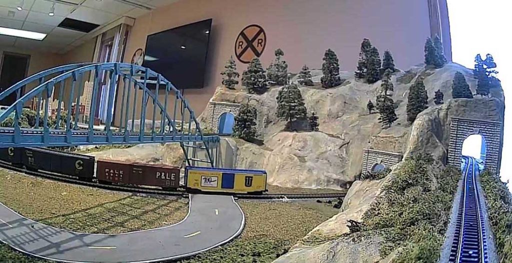 HO train layout 3 loops - Model railroad layouts plansModel railroad ...