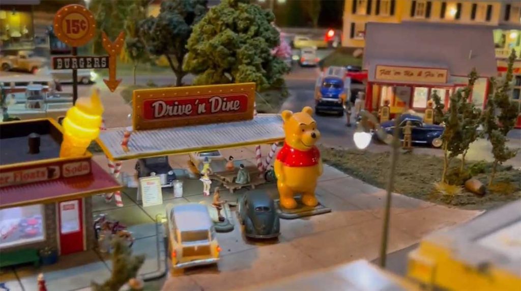 HO double oval with crossover - Model railroad layouts plansModel ...