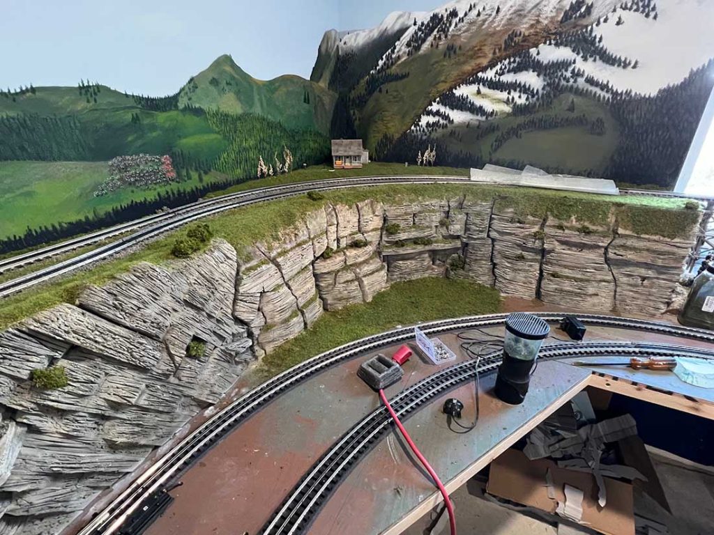 Realistic rock models for model railroad - Model railroad layouts ...