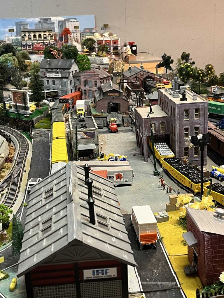 HO scale train yard layout - Model railroad layouts plansModel railroad ...