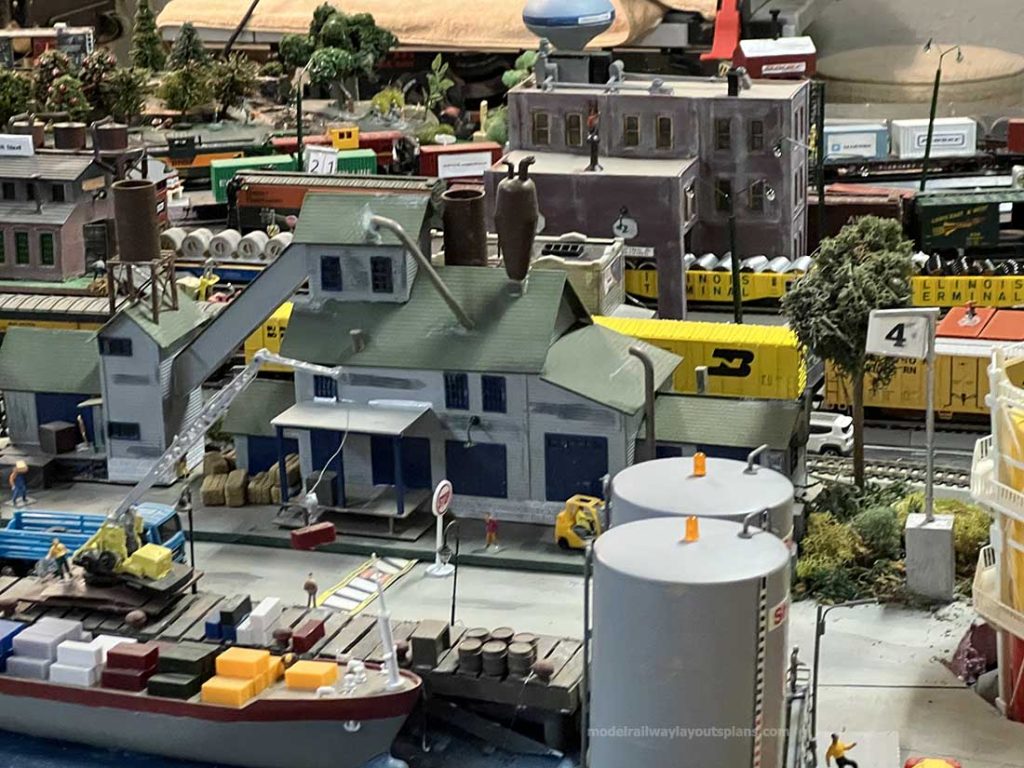HO scale train yard layout - Model railroad layouts plansModel railroad ...